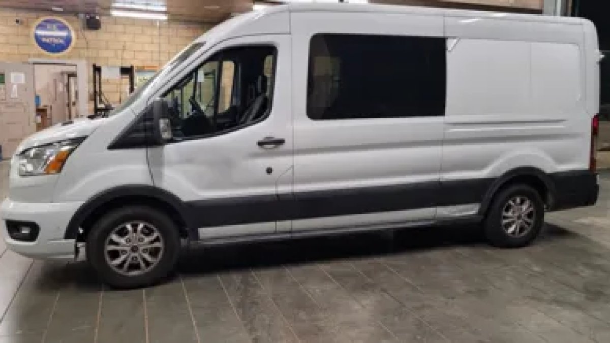 US citizen accused of smuggling migrants in fake delivery van – NBC 7 ...