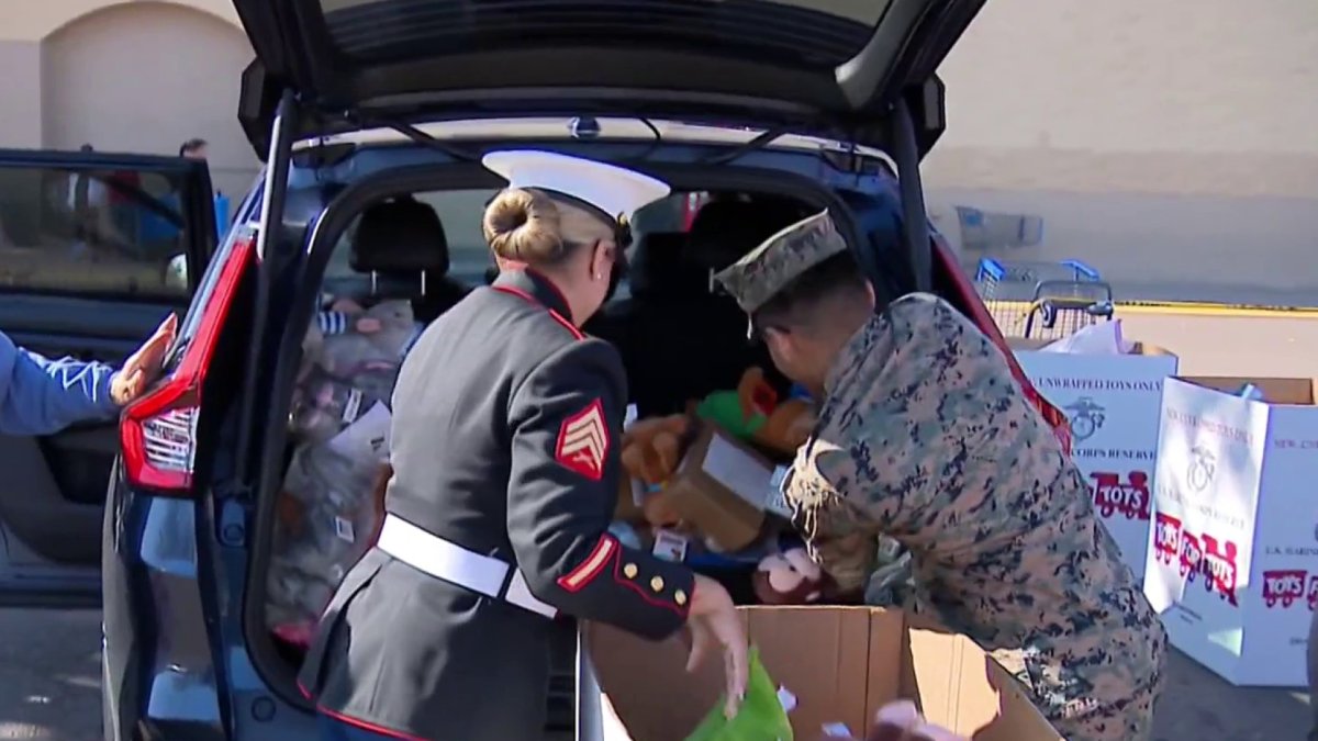 San Diego comes through at Toys for Tots drive-thru donation dropoff ...