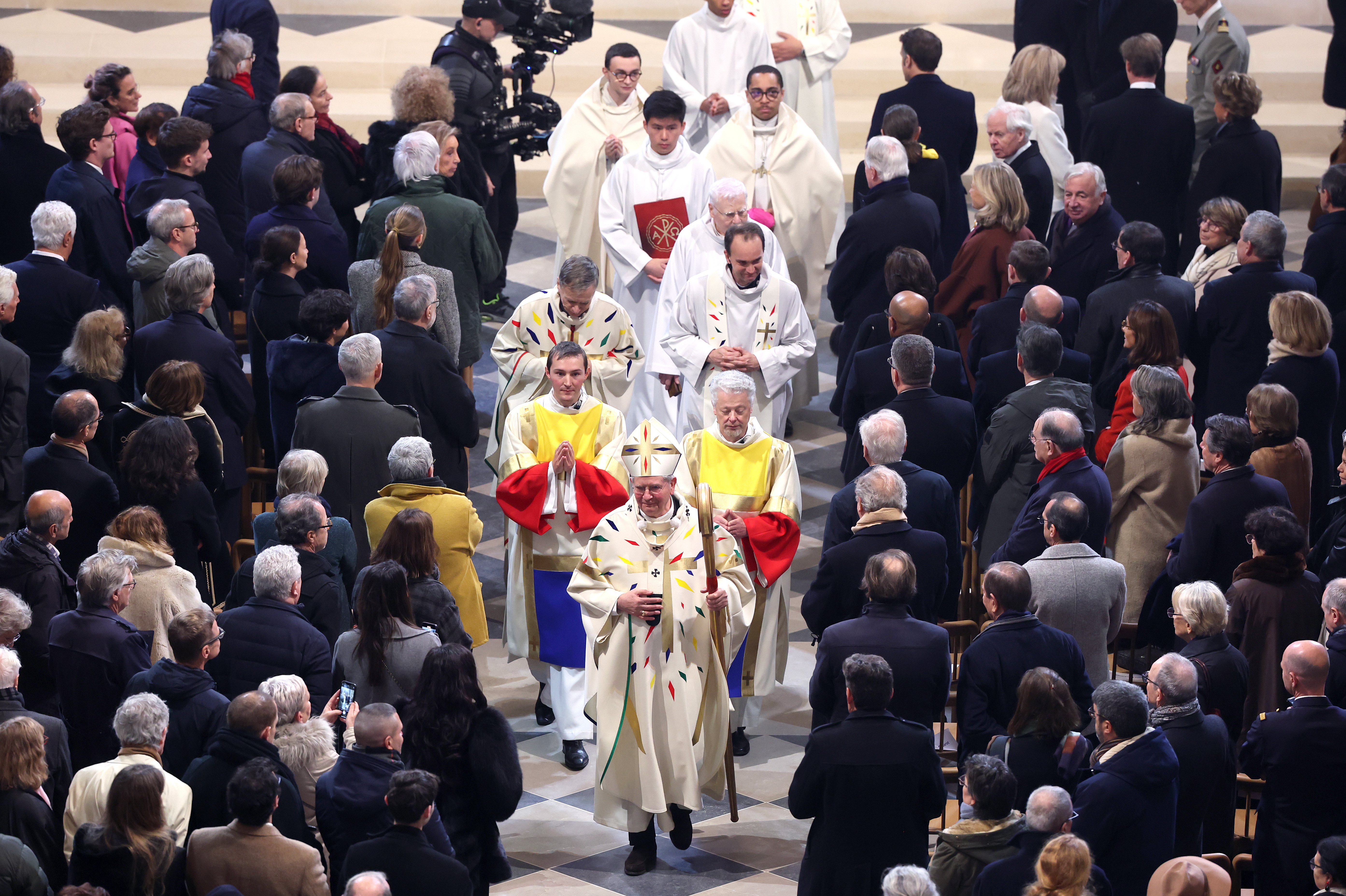 Paris’ Notre Dame celebrates first Sunday Mass since fire five years ...