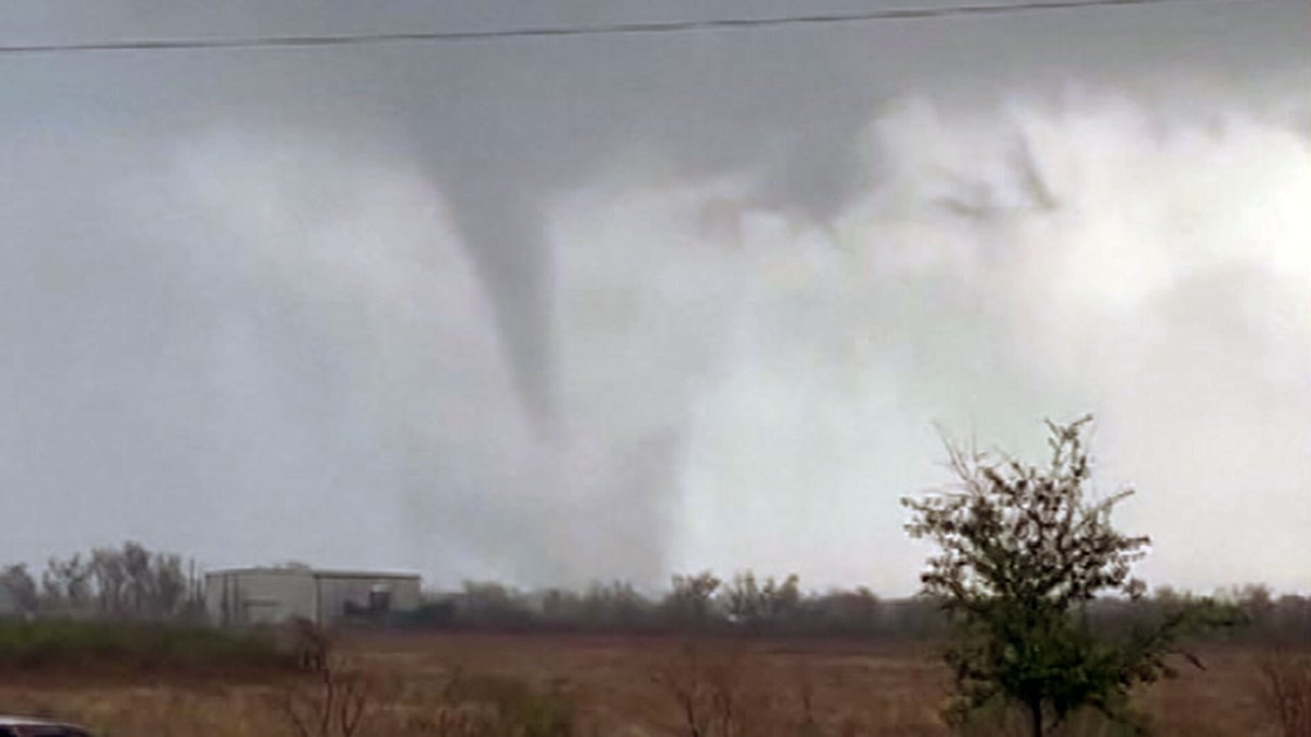 Tornadoes in Texas & Mississippi injure 6 and killed 2 – NBC 7 San Diego