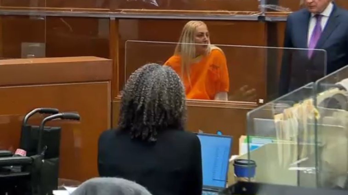 Ex-wife charged in shooting of Woodland Hills doctor appears in court ...