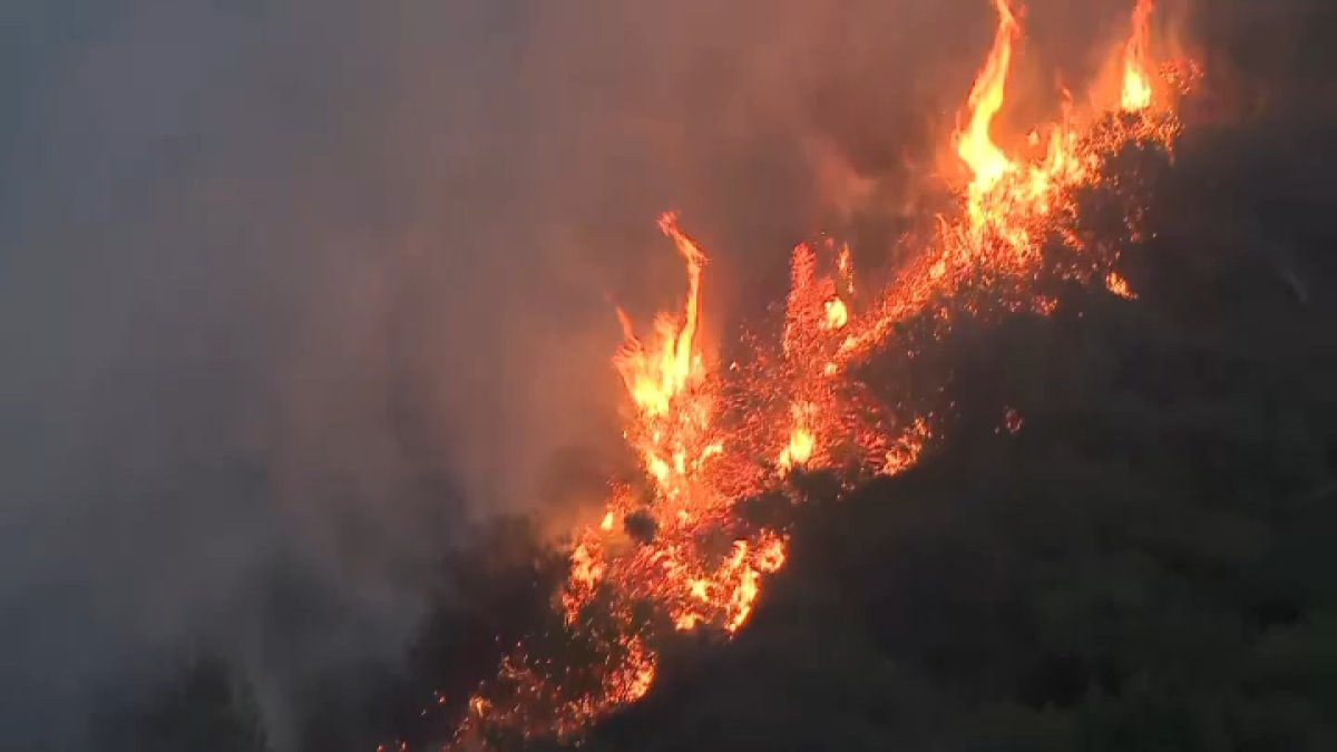 Franklin Fire in Malibu grows, destroying at least 7 structures – NBC 7 ...