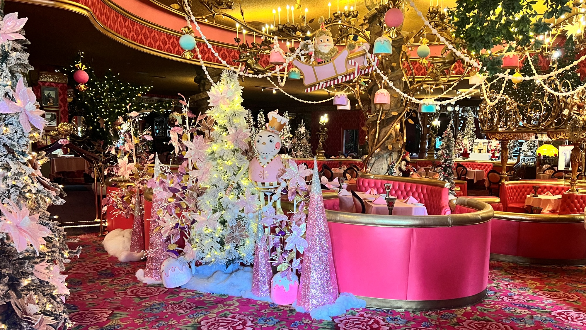 Madonna Inn’s holiday decorations are opulently over the top – NBC 7 ...