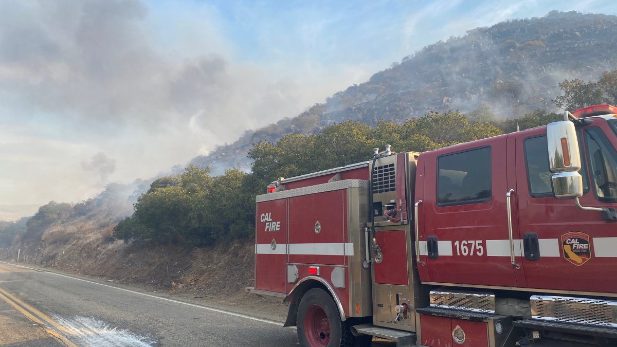 Evacuation orders lifted after containment at 100% for Border 2 fire ...