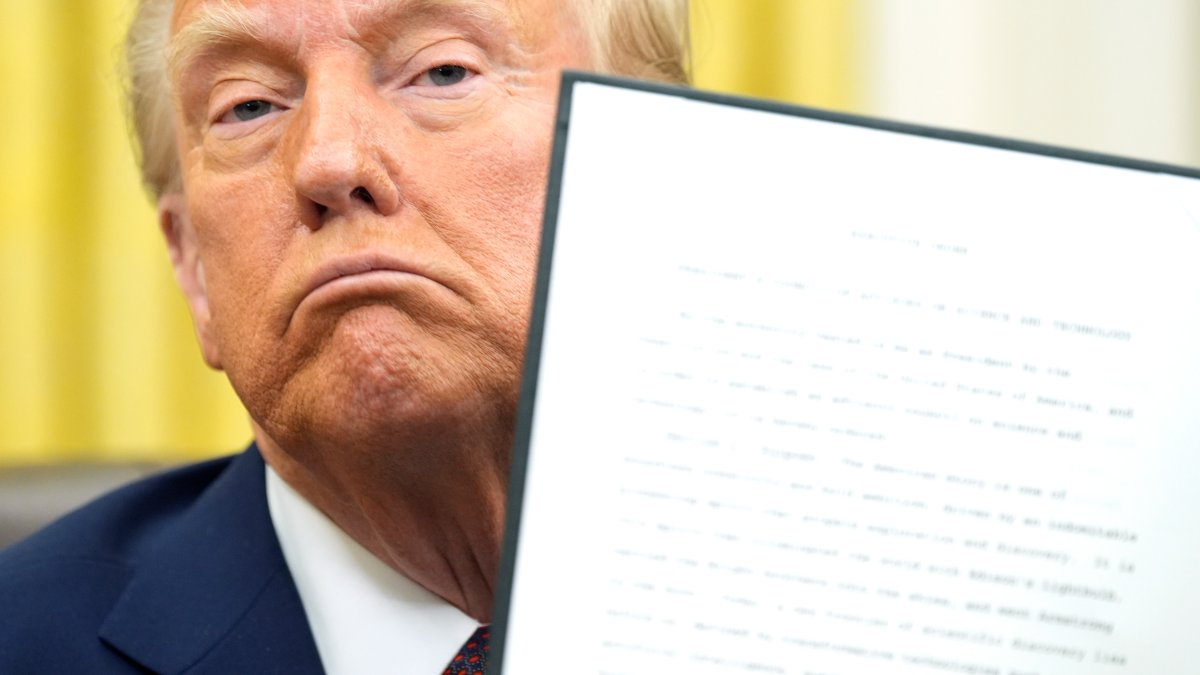 Federal workers placed on leave by Trump’s DEI orders are angry and ...