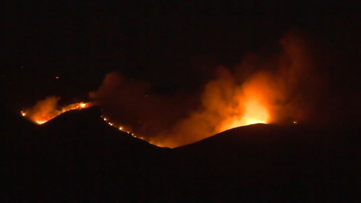 Fast-moving brush fire burns 300 acres near US-Mexico border – NBC 7 ...