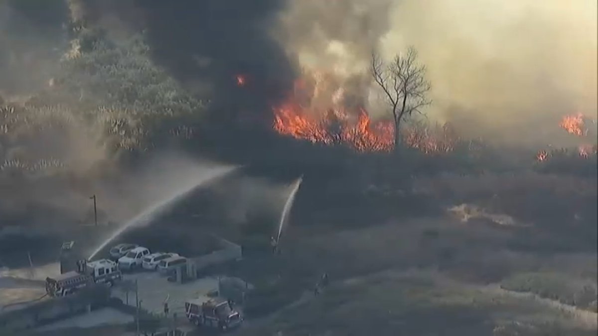 Brush fire sparks in Poway amid red flag warning – NBC 7 San Diego