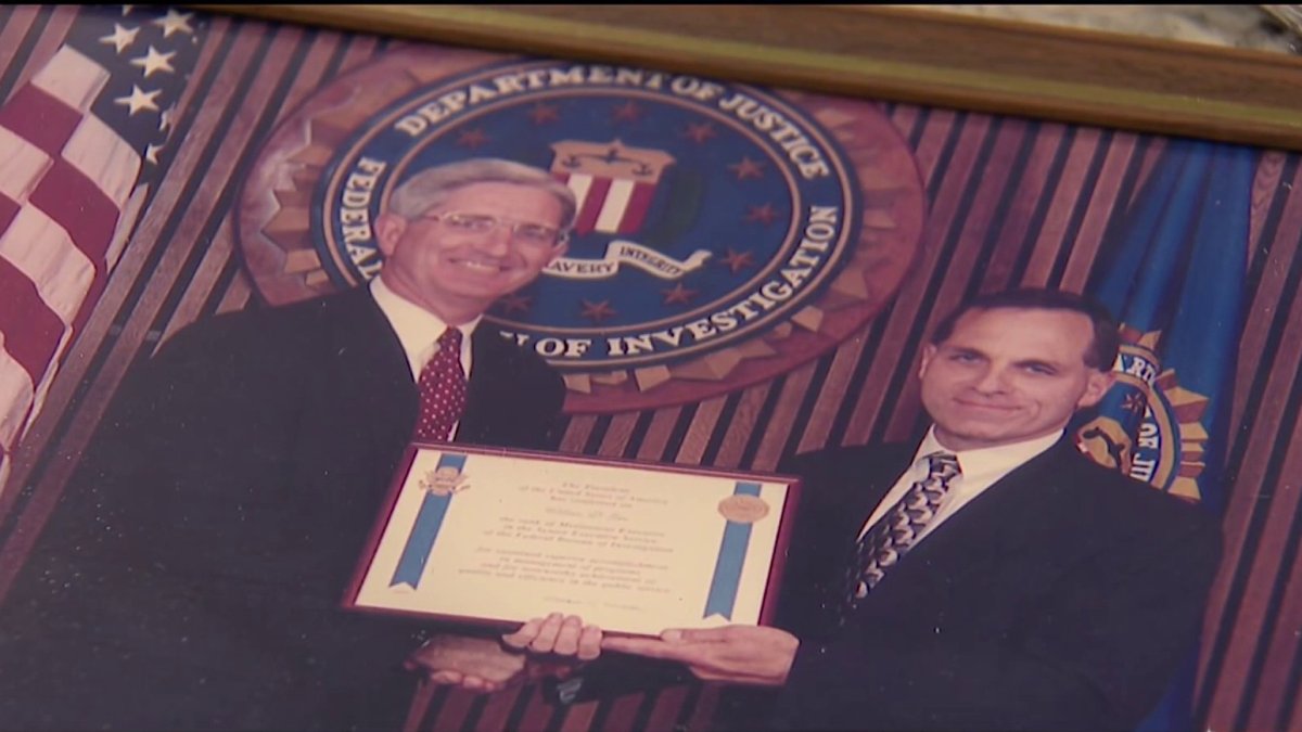 ‘I am gravely concerned’: Former FBI assistant director reacts to ...