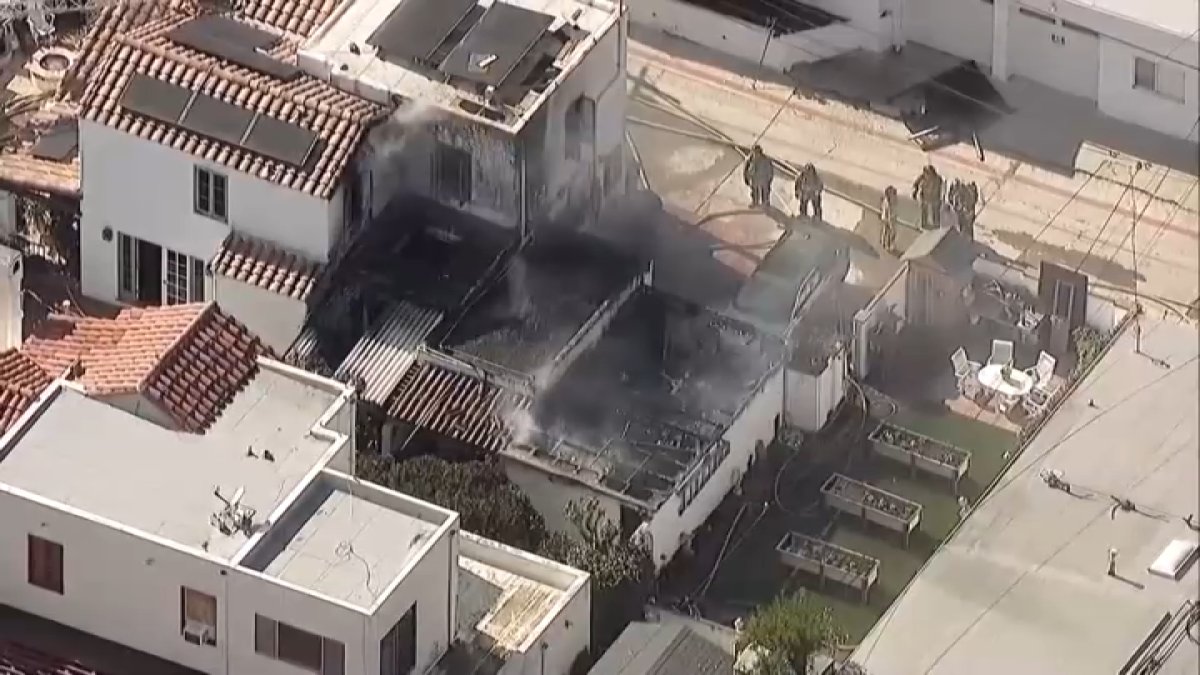 1 dead in Coronado house fire, officials say – NBC 7 San Diego