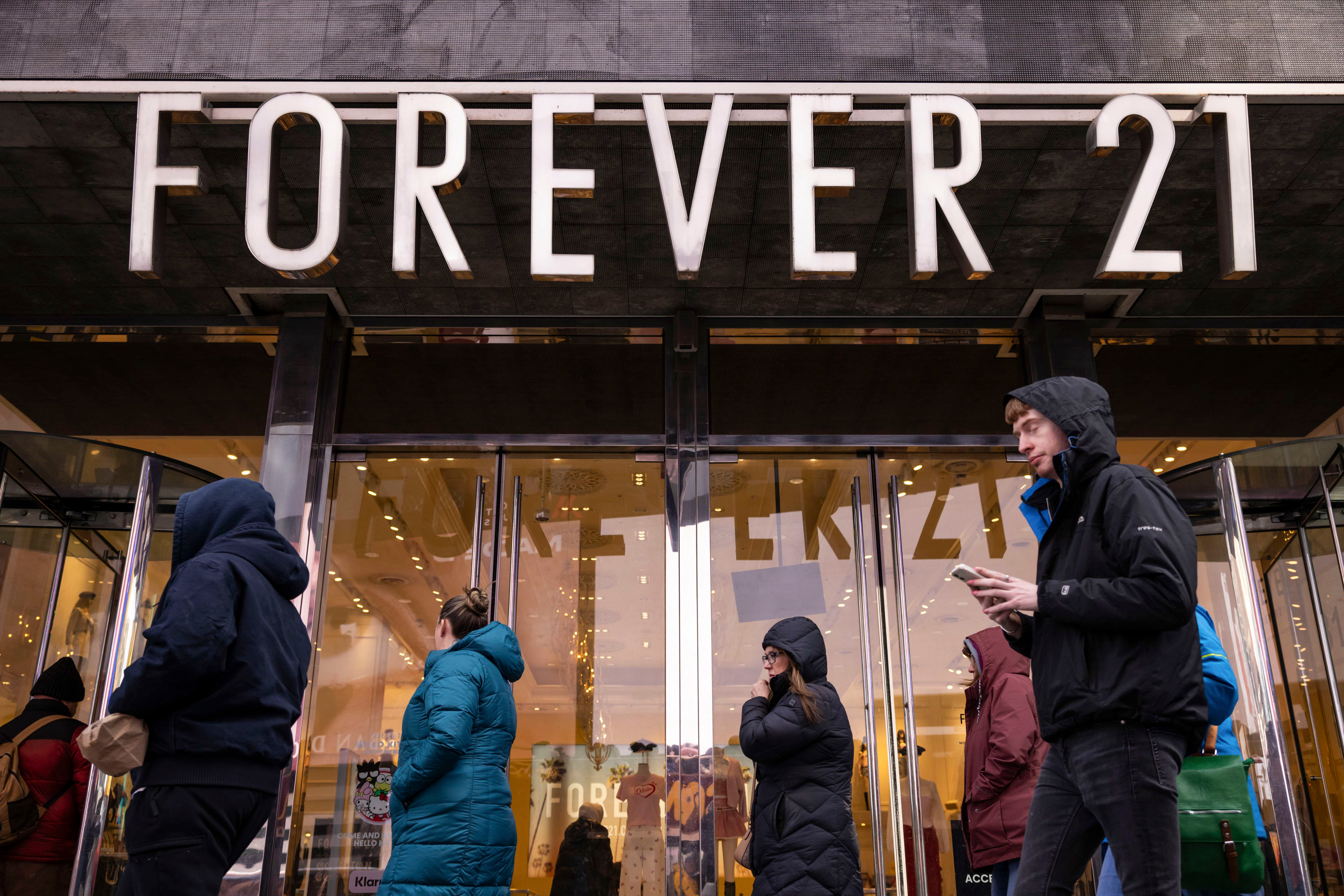 Forever 21 set to end US operations as it files for bankruptcy – NBC 7 ...