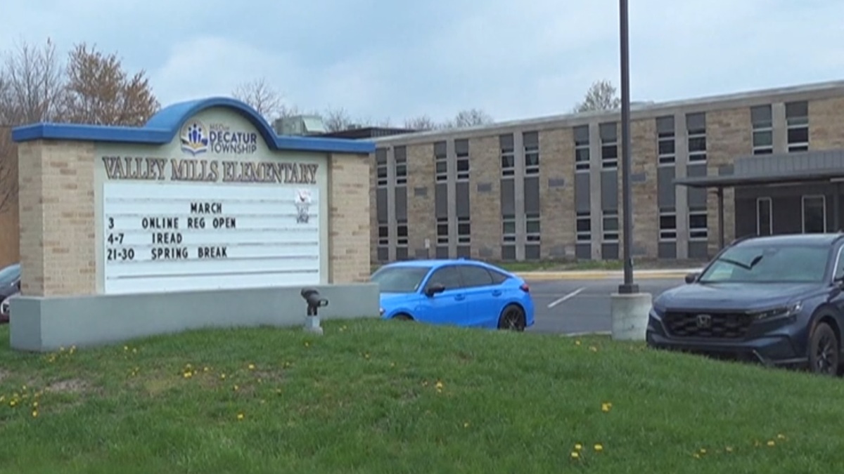 Mom arrested for allegedly threatening teacher over rainbow flag – NBC ...