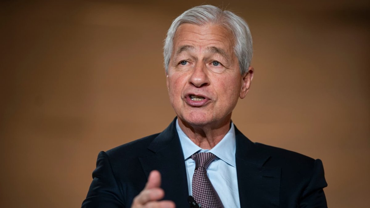 JPMorgan CEO Jamie Dimon says Trump tariffs will boost inflation, slow an already weakening U.S ...