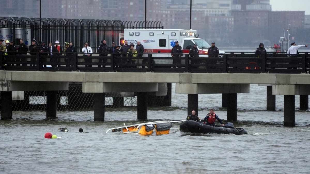 Helicopter crash in Hudson River recovery latest: Live updates – NBC 7 ...