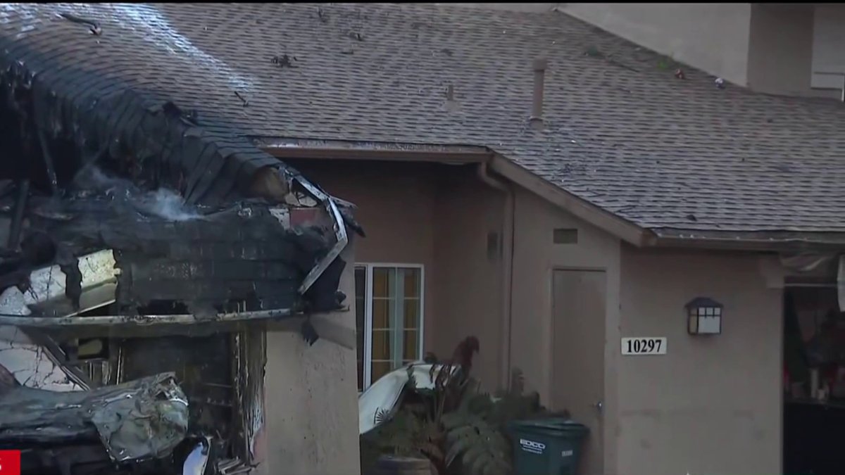Officials give update on plane crash in Murphy Canyon neighborhood ...