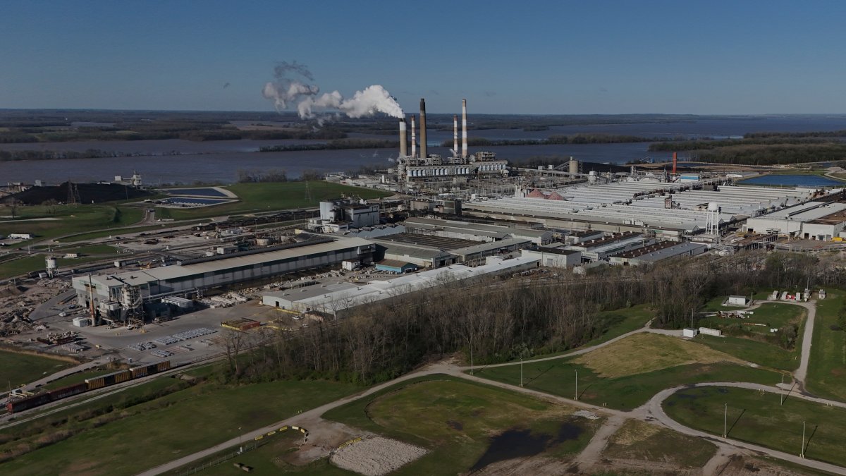 Planet-warming emissions dropped when companies had to report them. EPA ...