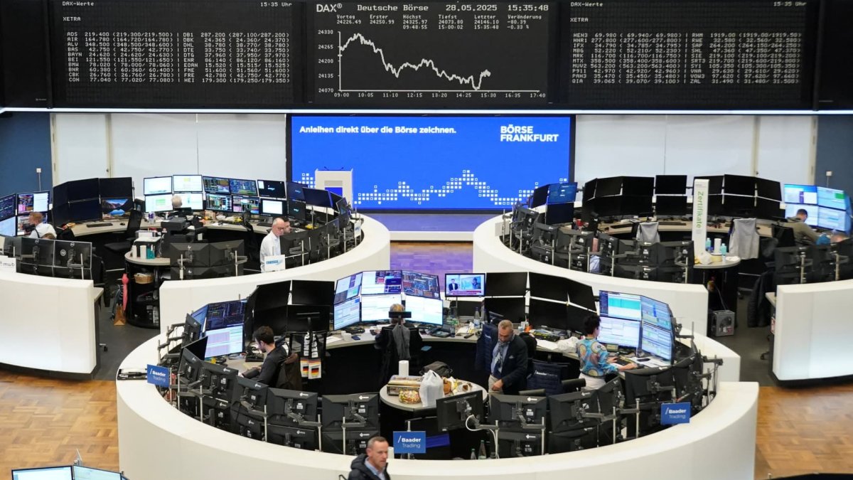 European shares close lower despite earnings beats – NBC 7 San Diego