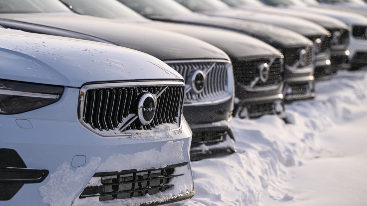 Sweden’s Volvo Cars shakes up plans in the U.S. as tariffs bite – NBC 7 ...