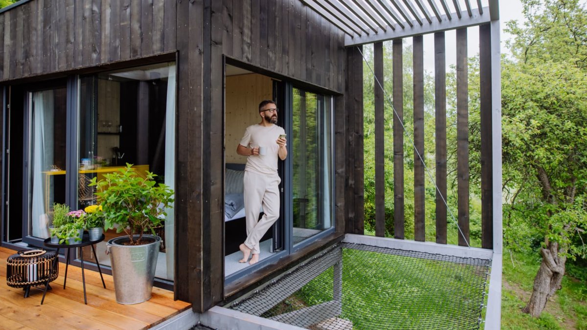 A new bill could make it easier to build a tiny home in your backyard ...