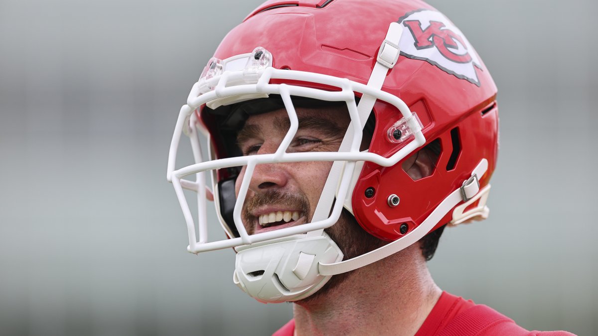 Travis Kelce kicks off football season with hair transformation – NBC 7 ...