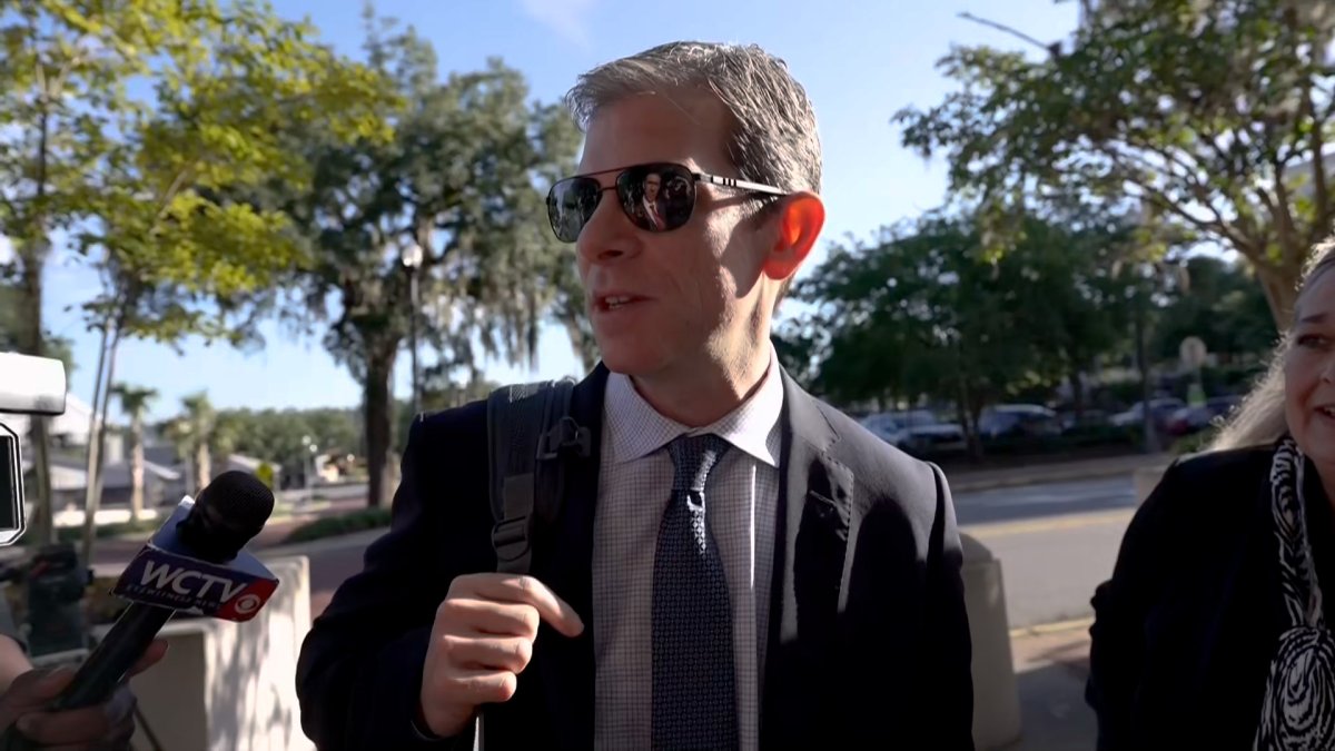 Ghislaine Maxwell’s attorney tells reporters she’s a ‘scapegoat’ – NBC ...