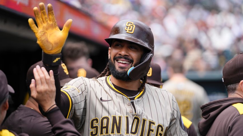 Padres sweep Giants, move into first place in the National League West ...