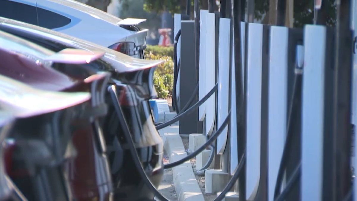 California rolls out $55M incentive program for EV fast chargers – NBC ...