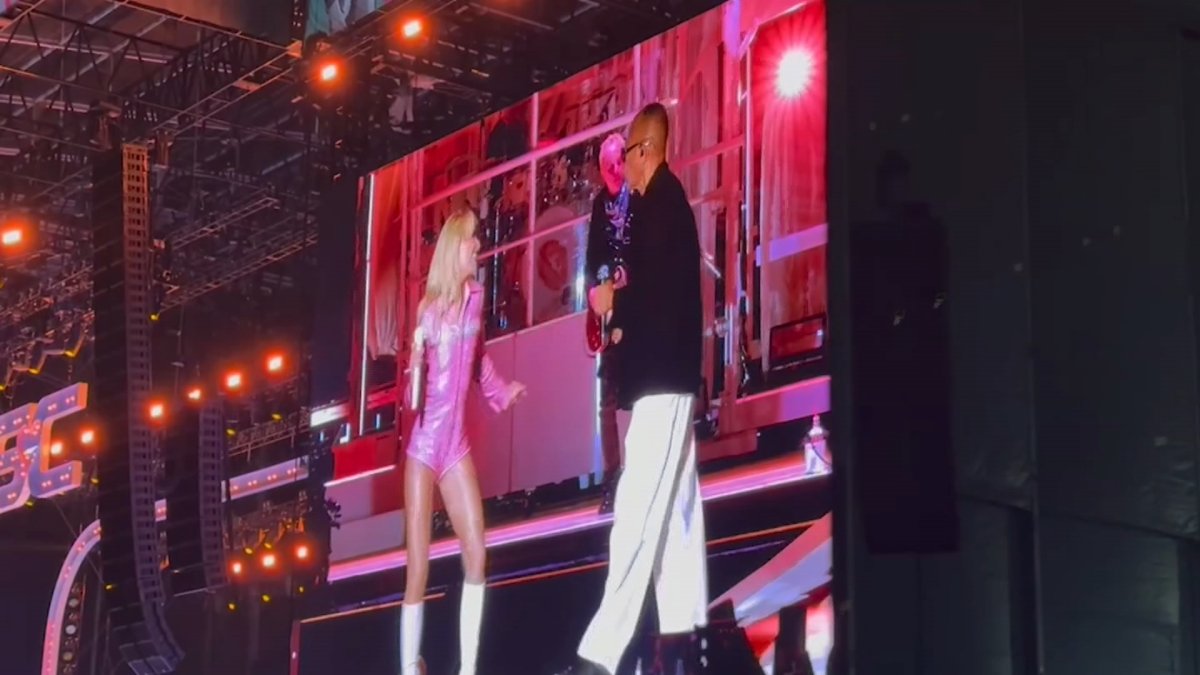 Sabrina Carpenter brings out Earth, Wind & Fire at Lollapalooza – NBC 7 San Diego