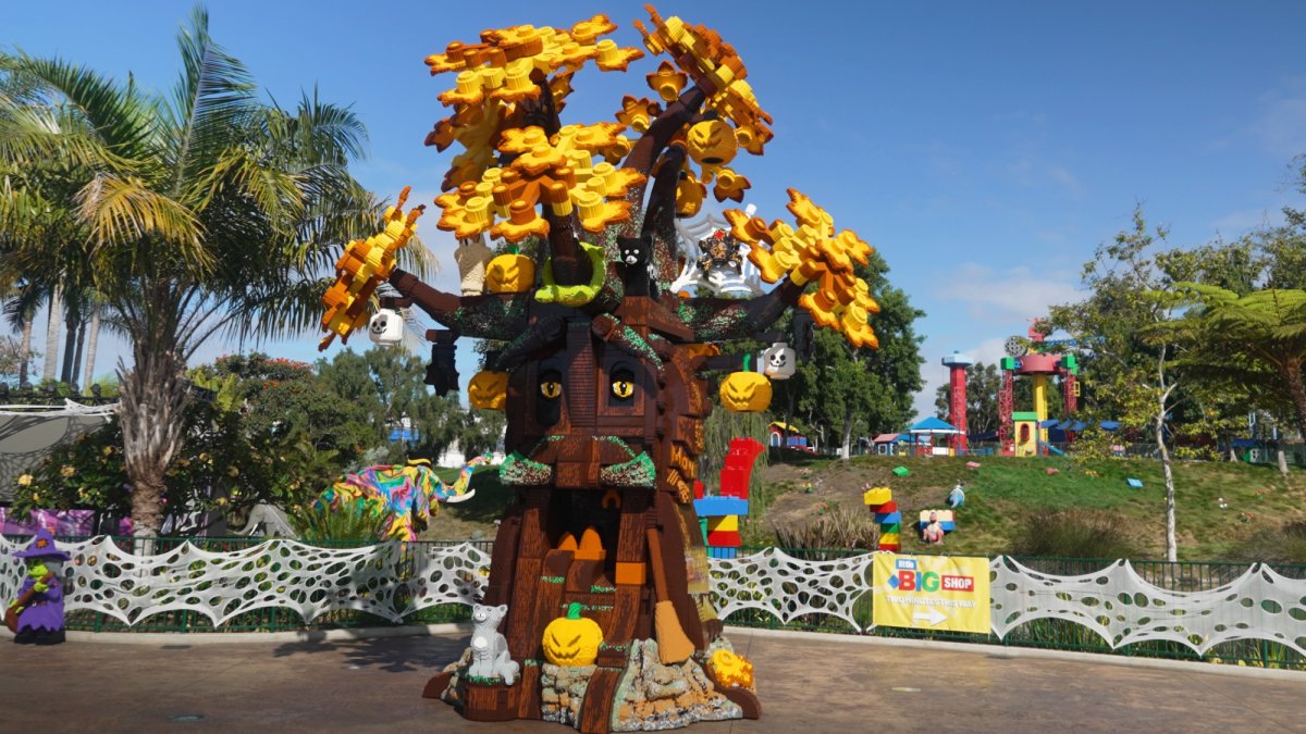 A LEGOLAND first: The new Halloween Tree features nearly 681,000 LEGO ...