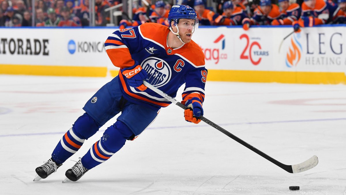 Oilers star Connor McDavid signs 2-year, $25 million extension – NBC 7 ...