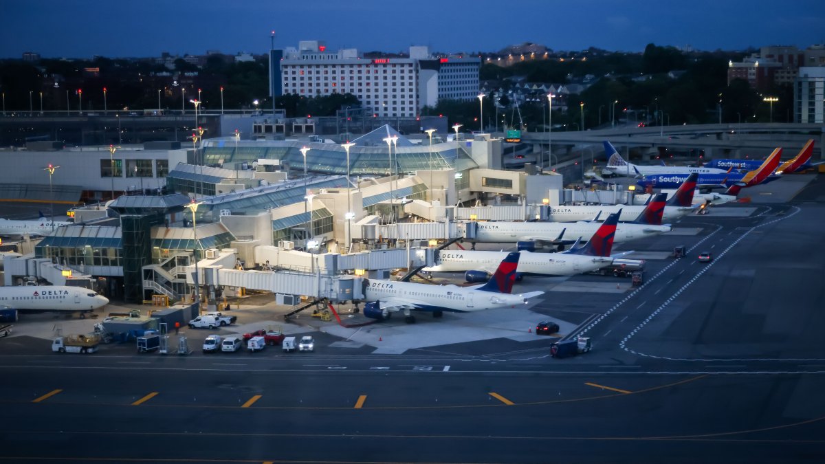 Delta jets collide at LaGuardia airport; 1 hurt – NBC 7 San Diego