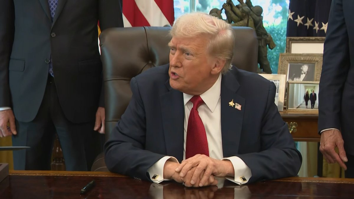 Trump says Chicago is ‘a war zone’ amid protests and clashes – NBC 7 ...