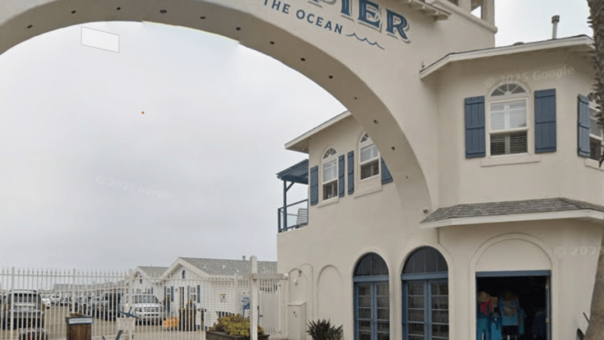 DUI driver in Pacific Beach plows through Crystal Pier’s large metal ...