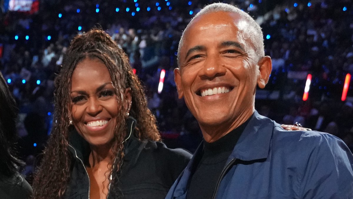 Barack & Michelle Obama have date night at NBA All-Star Game – NBC 7 ...