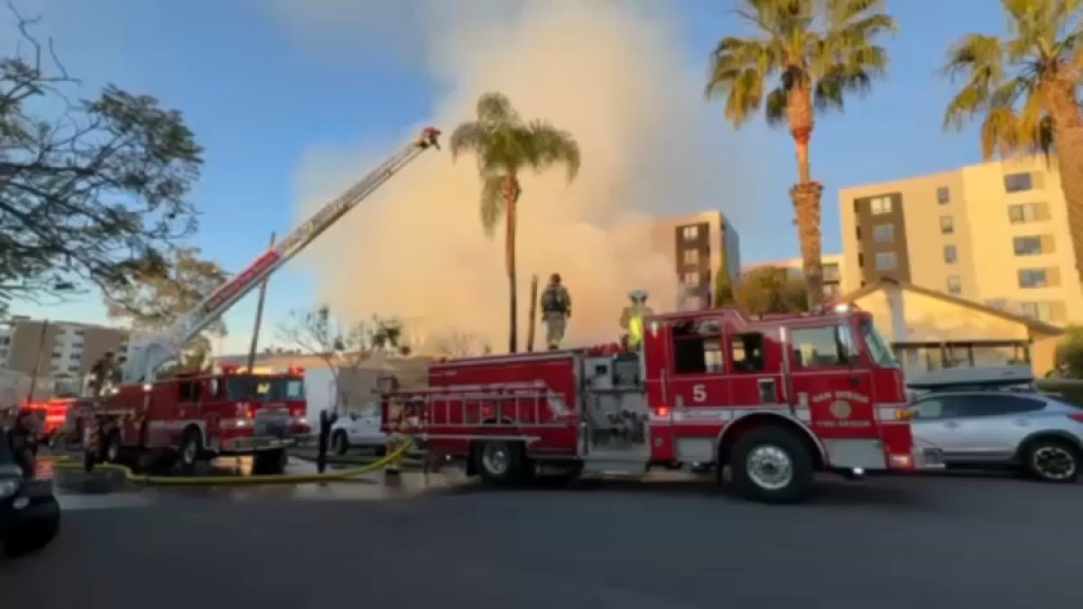Fire destroys abandoned University Heights apartment building – NBC 7 ...