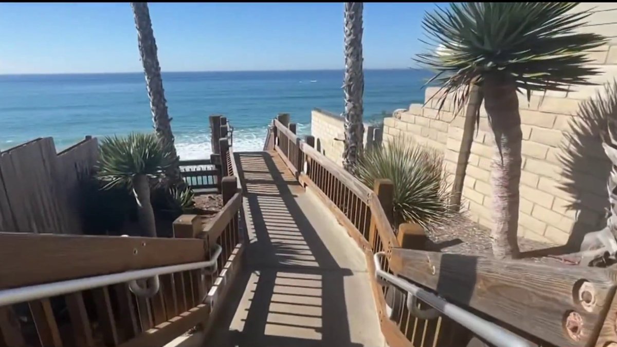 Encinitas beach staircase closes as refurbishing begins for popular ...