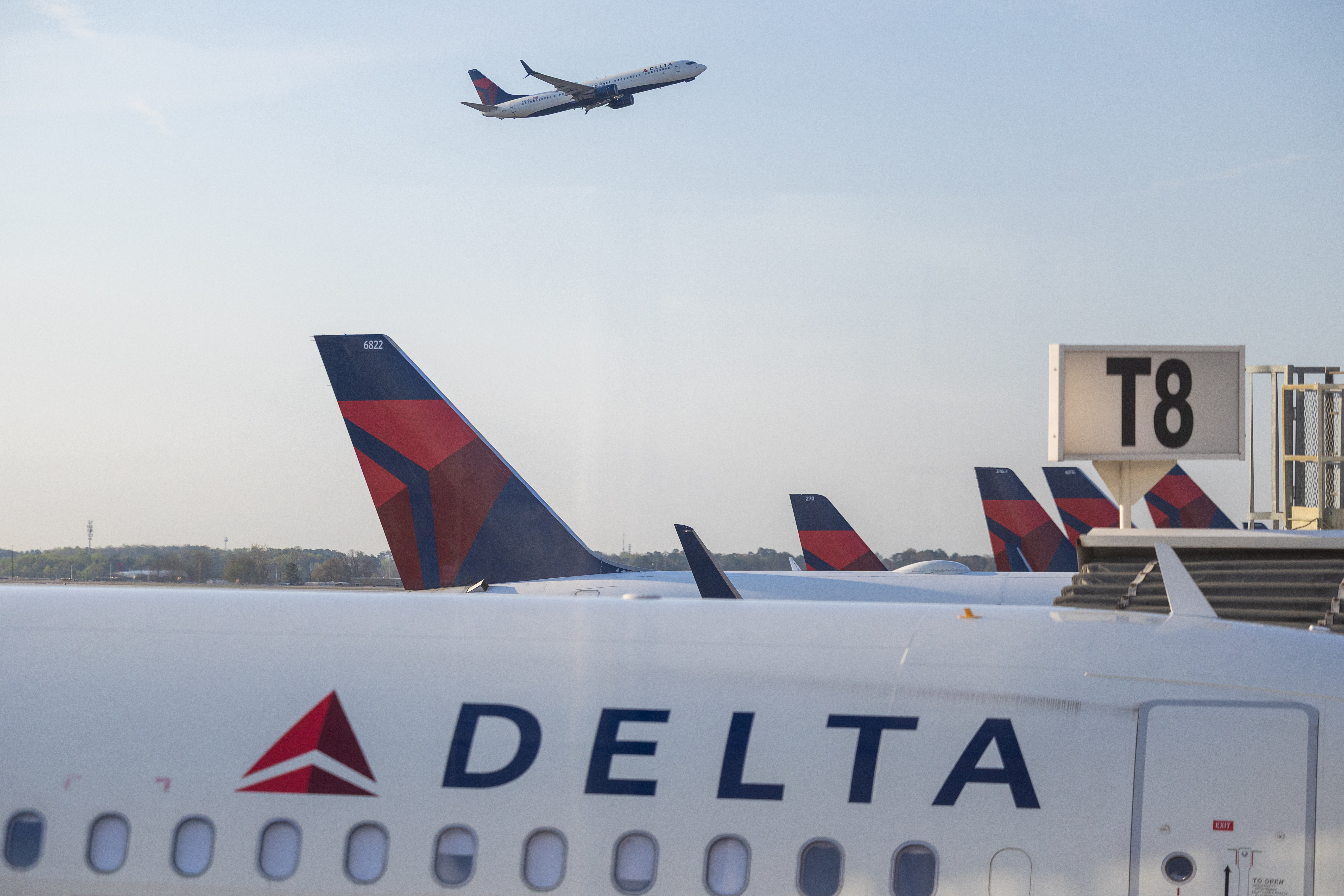 Delta flight returns to Sao Paulo after engine explodes during takeoff ...