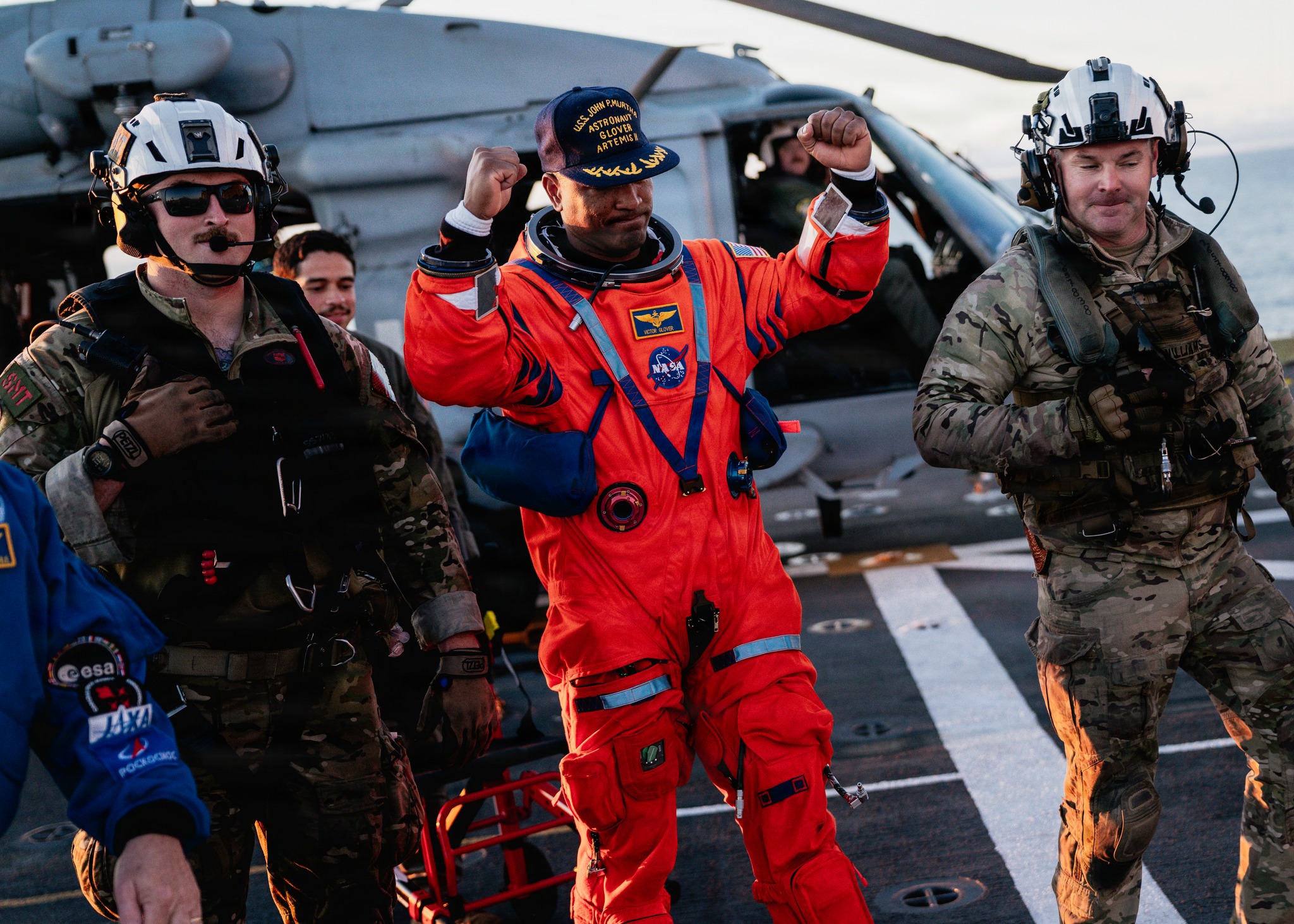 PHOTOS: Navy dive team recovers Artemis II crew in San Diego – NBC 7 ...