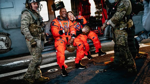 PHOTOS: Navy dive team recovers Artemis II crew in San Diego – NBC 7 ...