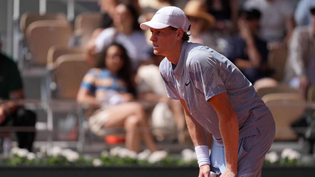 Top-ranked Jannik Sinner upset in second round of French Open – NBC 7 ...